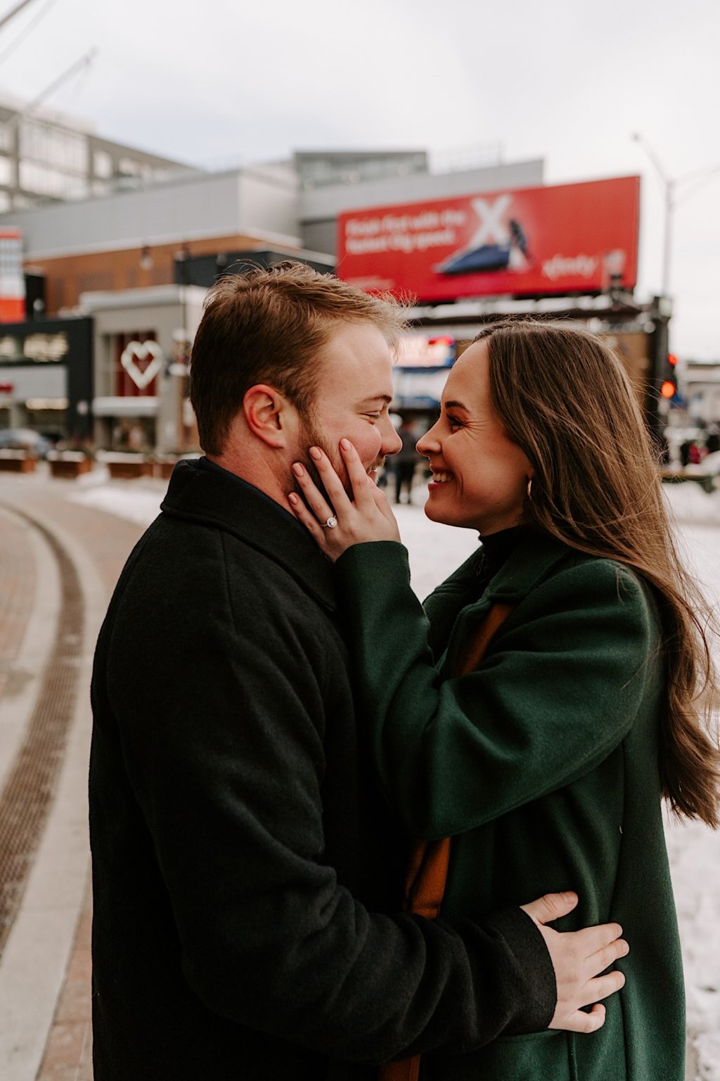 Wrigleyville Engagement Session | Corrie + Max - jnavisuals.com