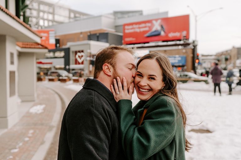 Wrigleyville Engagement Session | Corrie + Max - jnavisuals.com