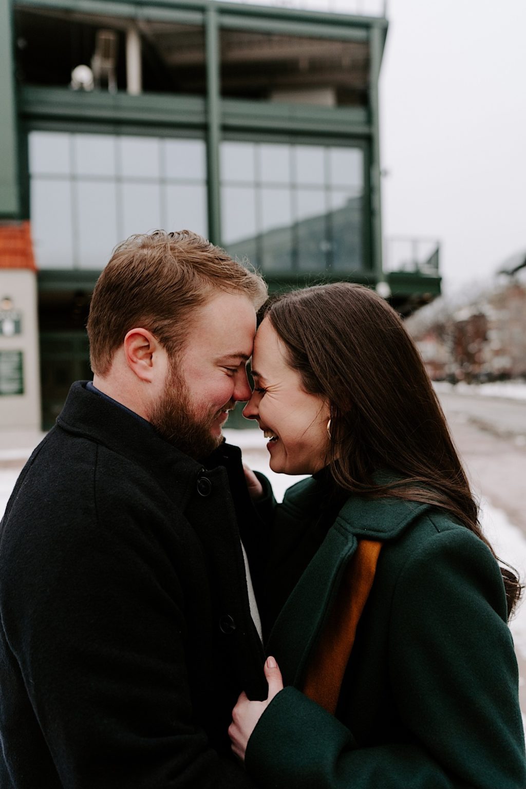 Wrigleyville Engagement Session | Corrie + Max - jnavisuals.com