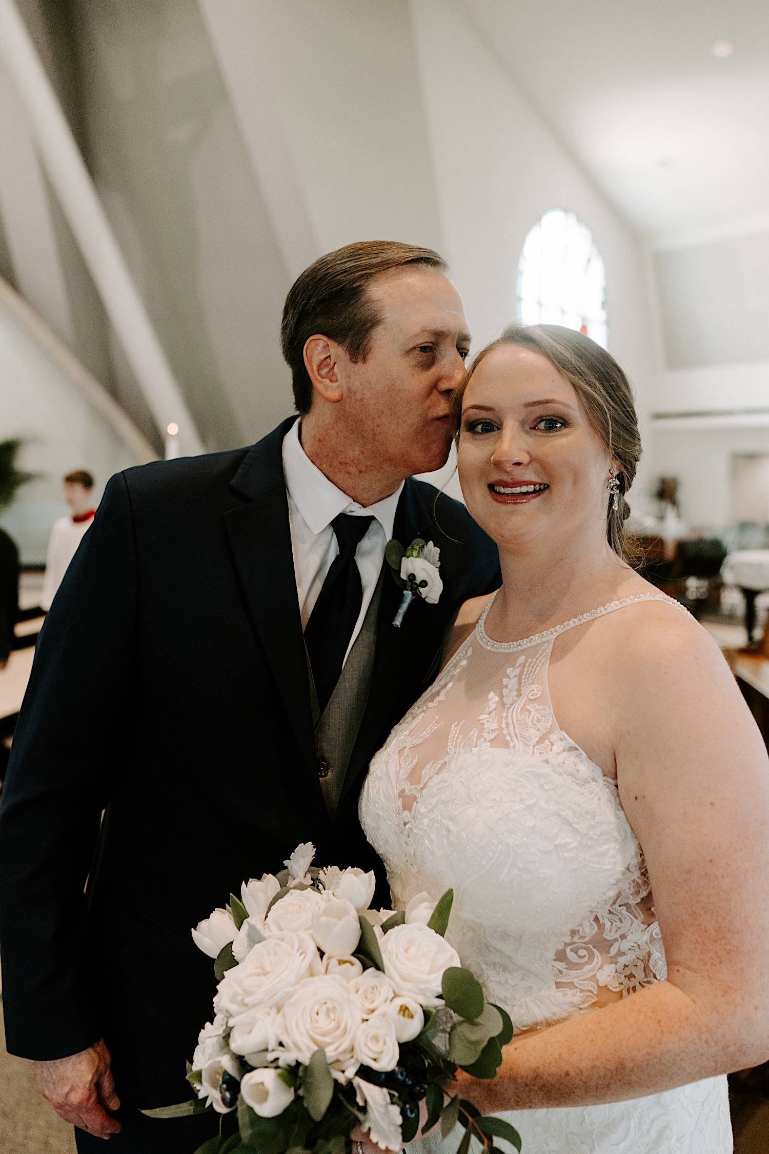 Timeless Chicago Suburbs Wedding | Emily and Juan - jnavisuals.com