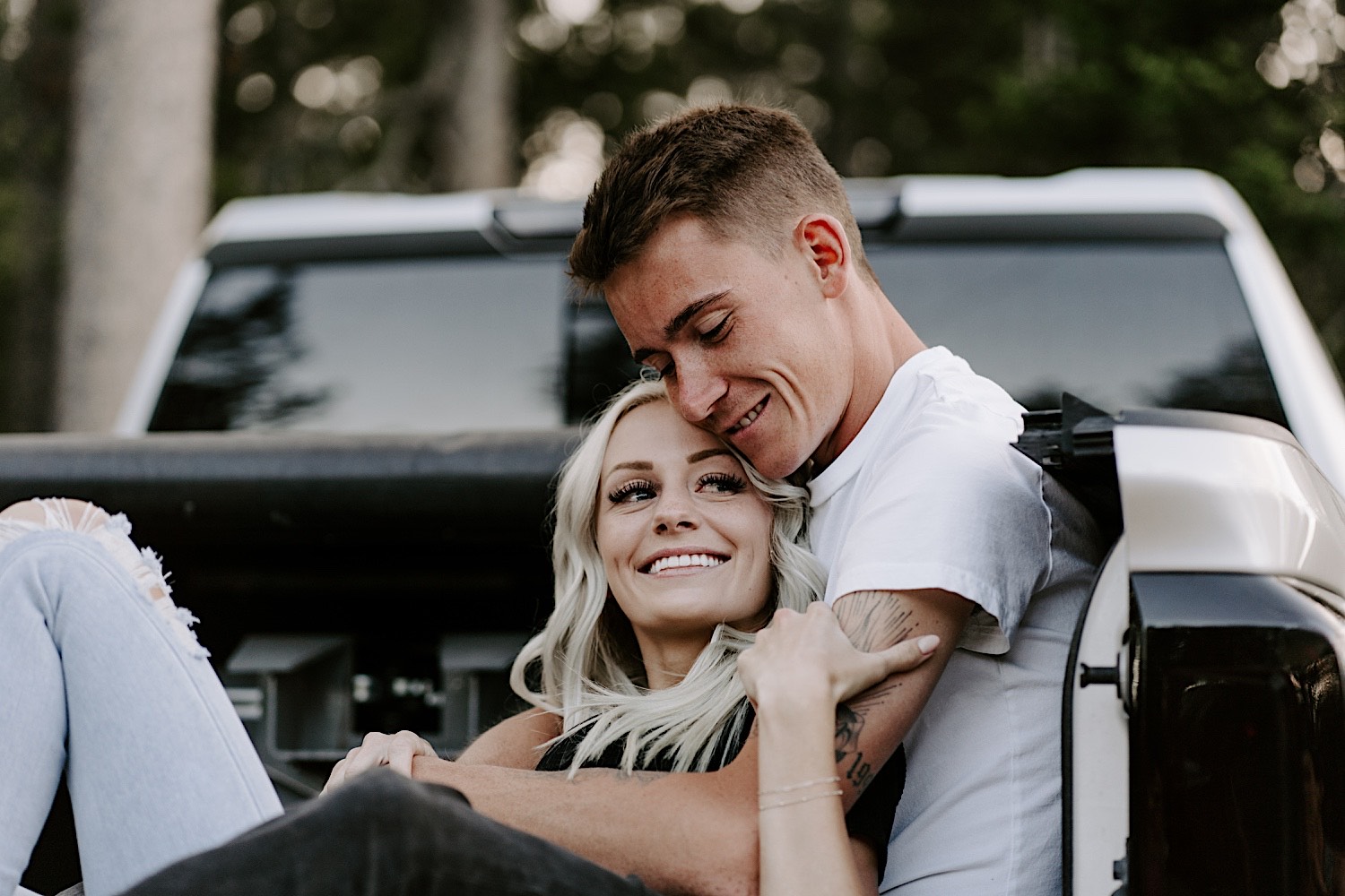 Fall Engagement Session at Busse Woods Forest Preserve | Tambree and Jake - jnavisuals.com